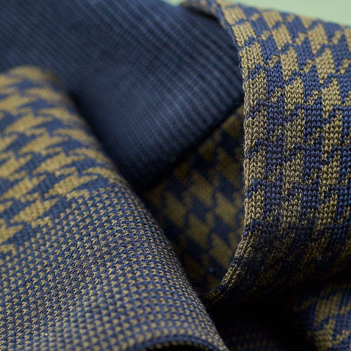 Houndstooth Socks - Olive – Crockett & Jones UK